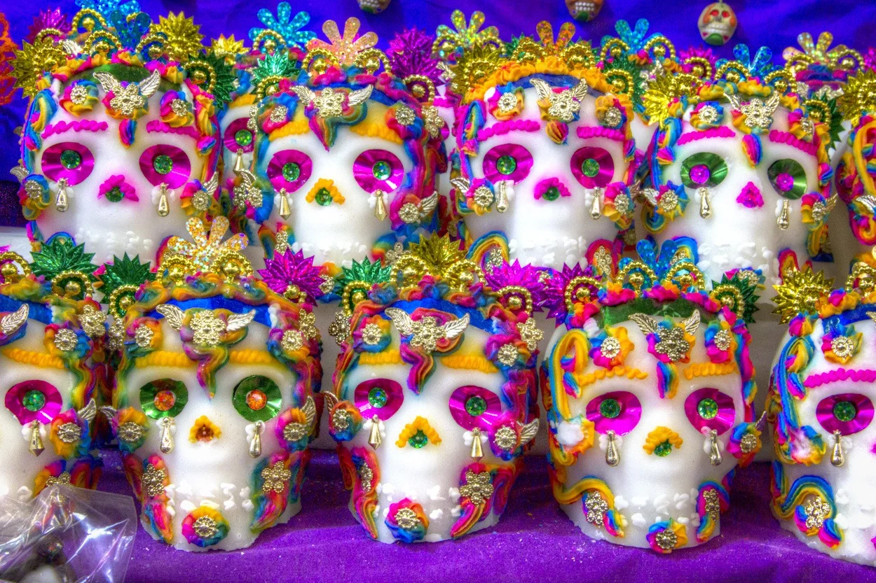 Calaveras de azúcar: más que un adorno para tu altar - Food & Wine en ...