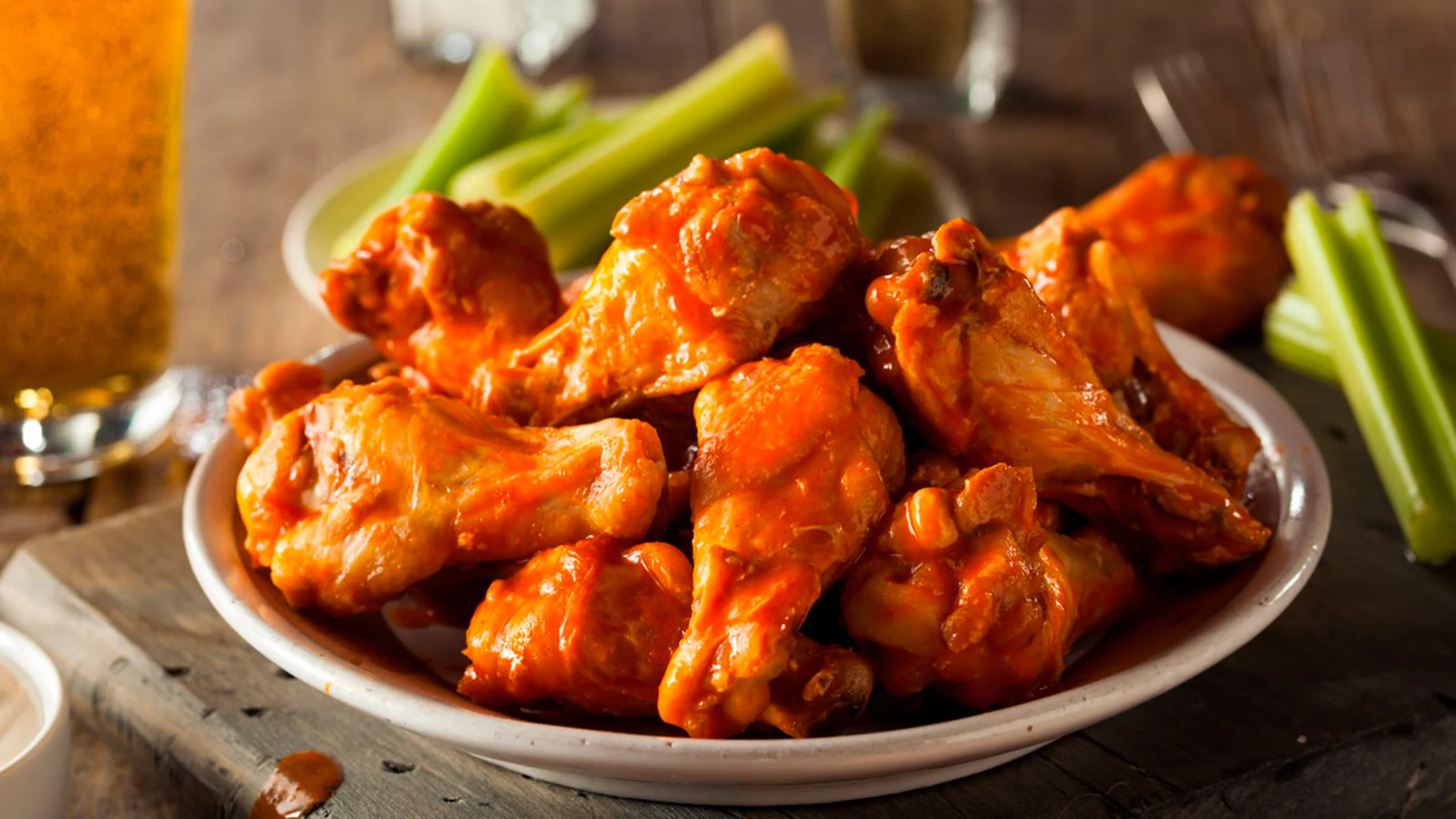 Esta es la cantidad de alitas de pollo que comerán durante el Super ...