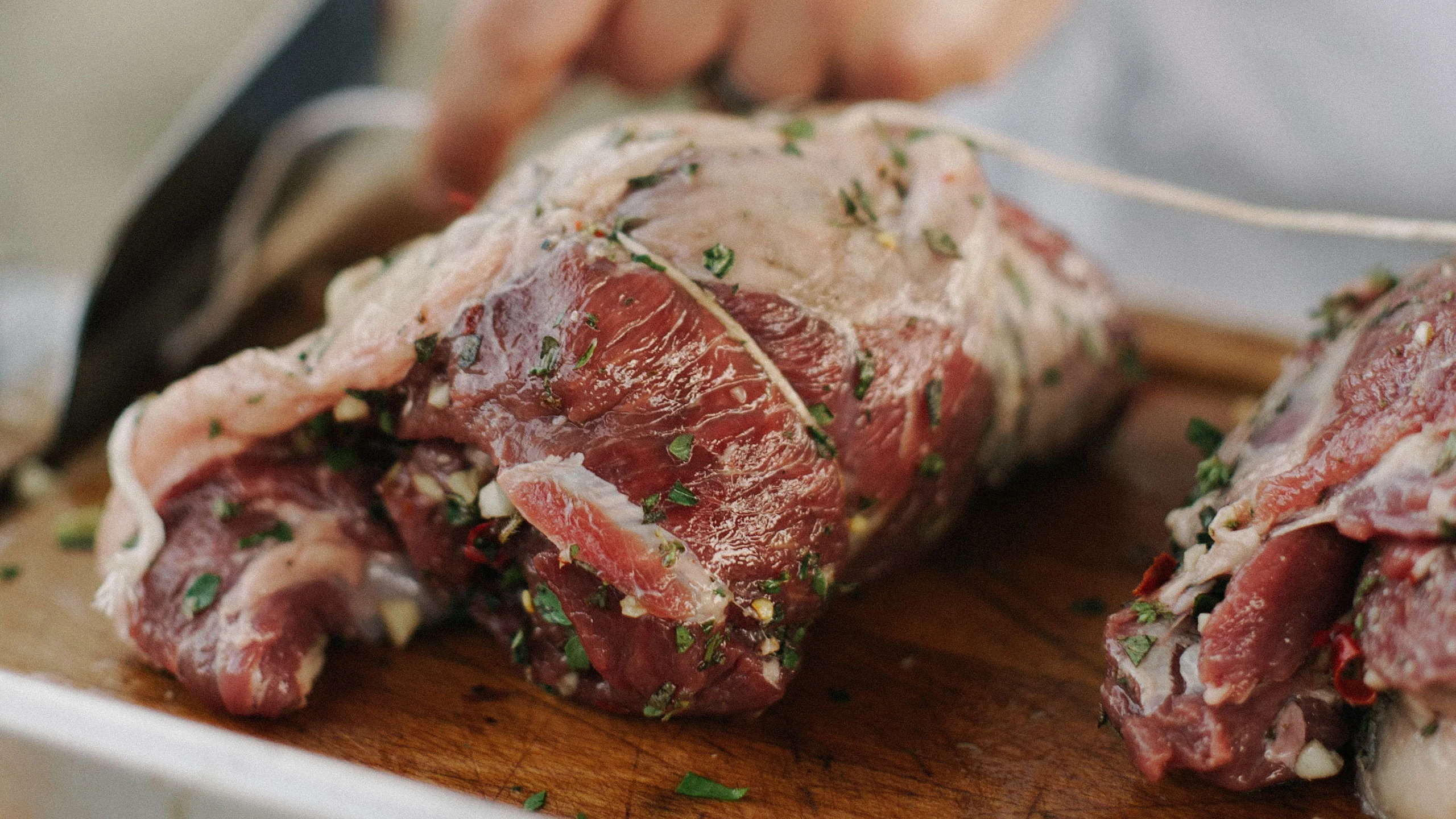 Dale más sabor a la carne con estos tips para marinarla
