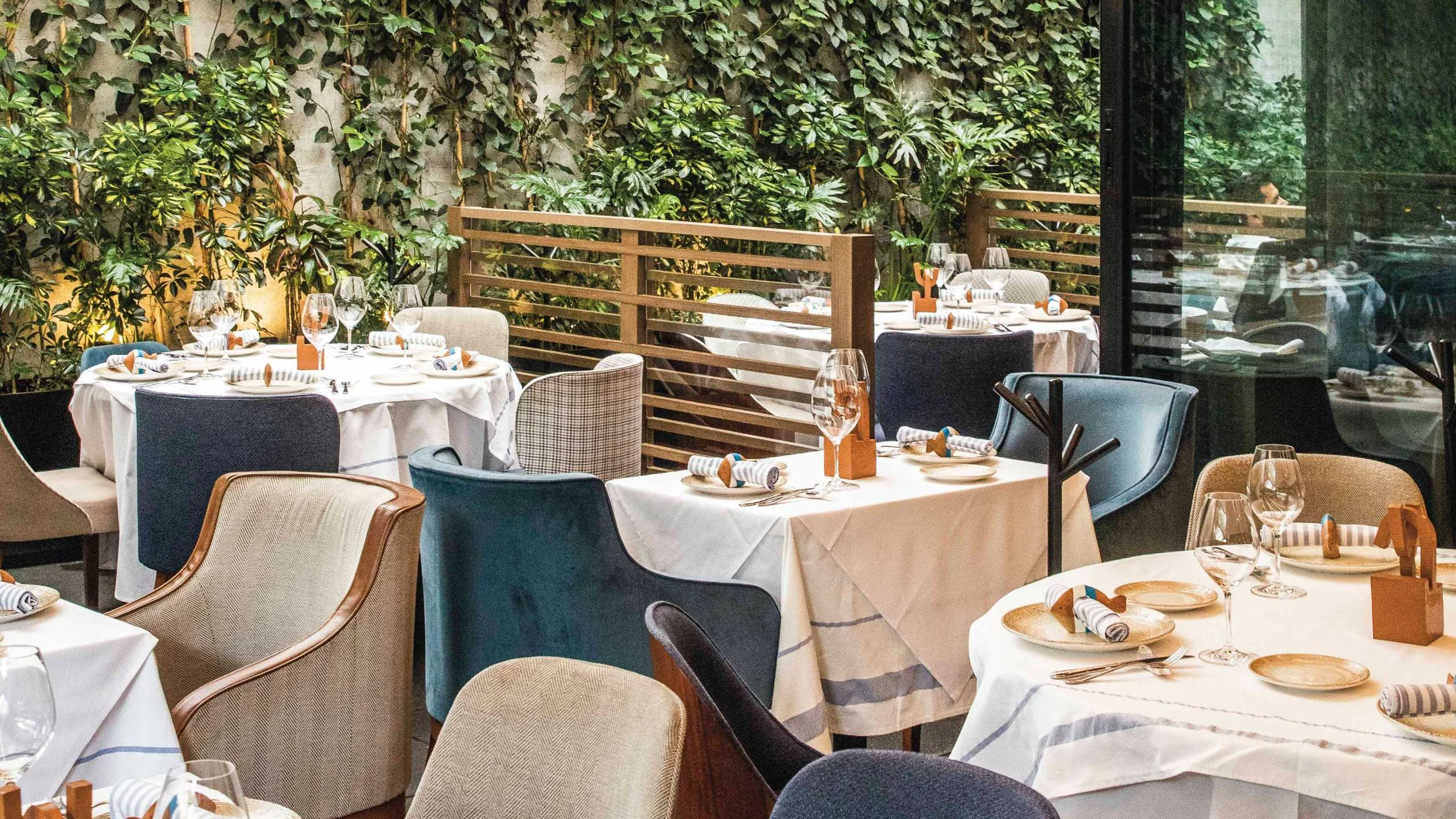 Alex Moredia, servicio ejemplar en Zeru - Food & Wine en Español