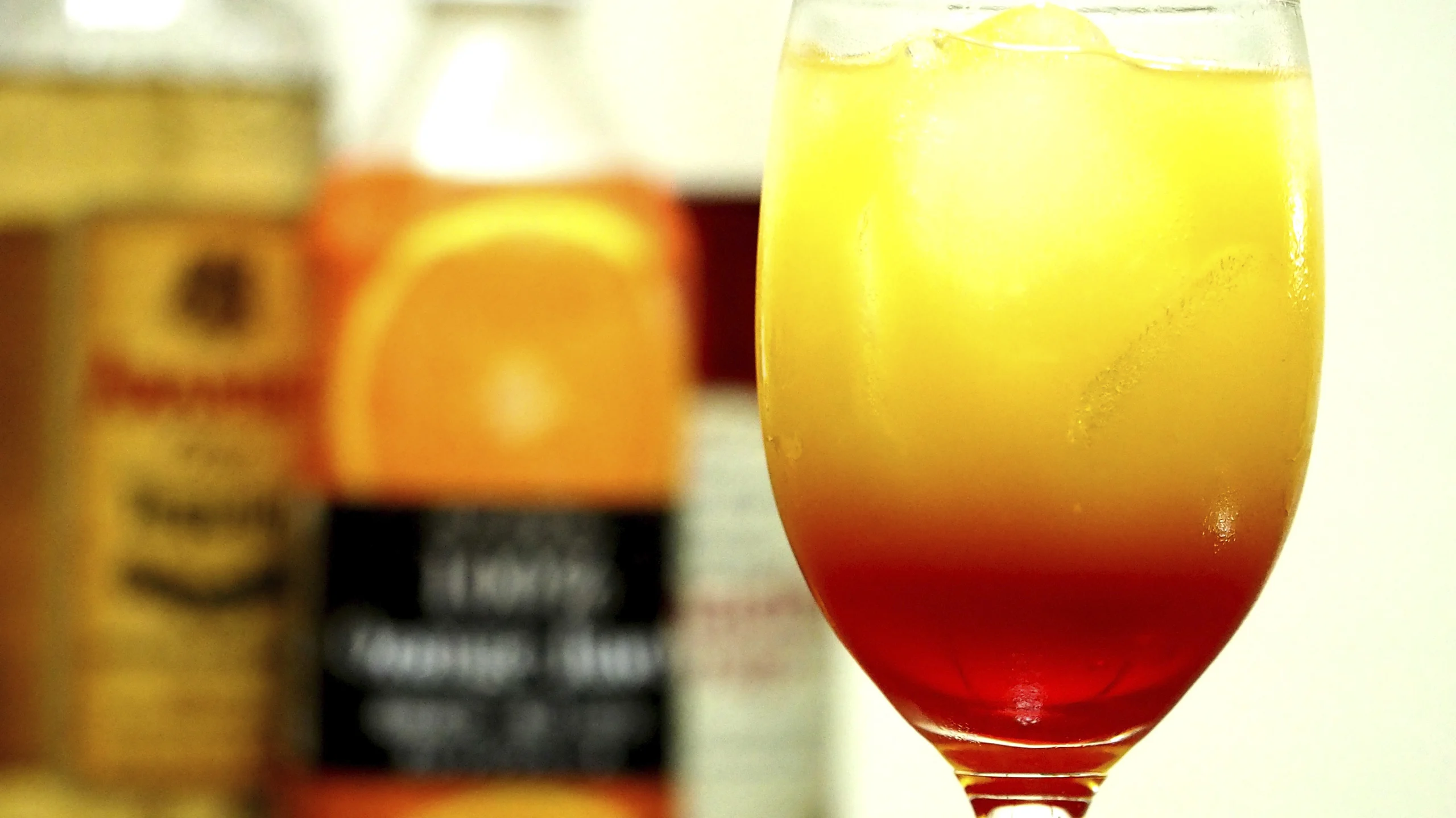 Así se hace el Tequila Sunrise más vibrante, con los colores del ...
