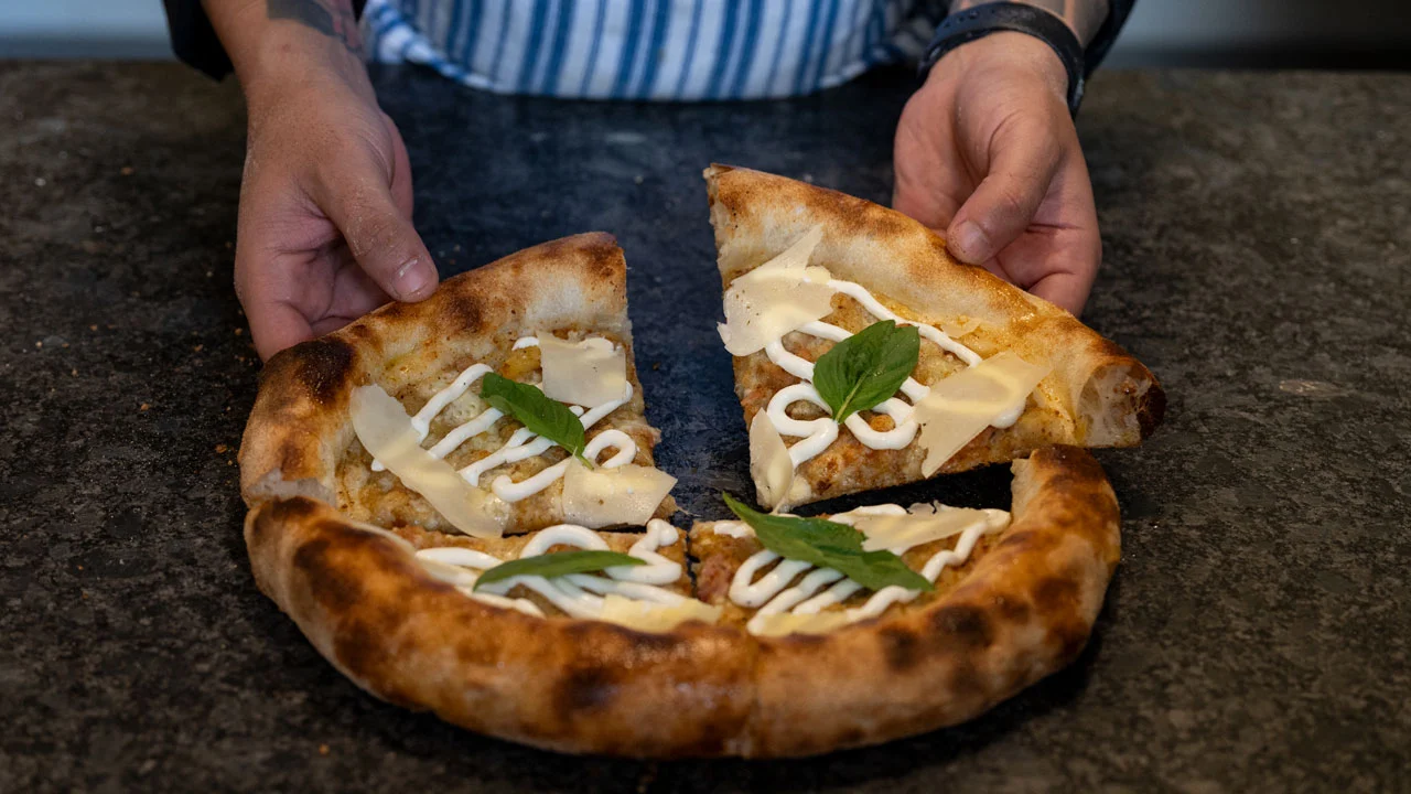 Cosimo Pizzería, el restaurante que honra las pizzas romanas - Food ...