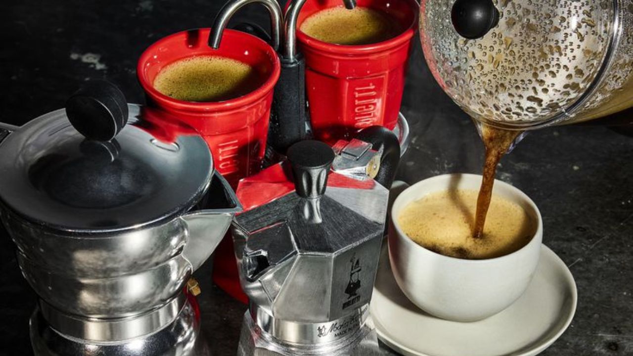 Por qué el mejor café se prepara en una cafetera moka - Food & Wine en ...